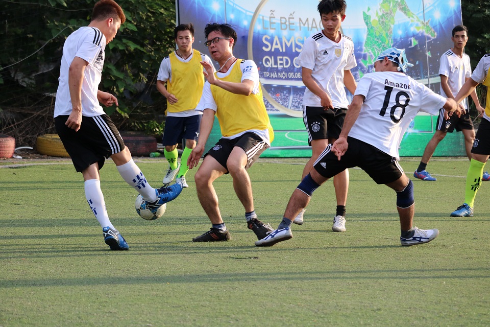 Trận đấu diễn ra khá căng thẳng và quyết liệt